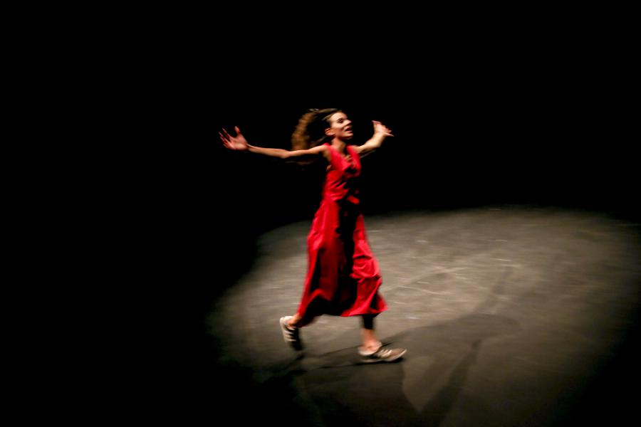 TEATRO D. MARIA ESTREIA MONÓLOGOS DE DIMÍTRIS DIMITRIÁDIS PARA JAMAIS ...