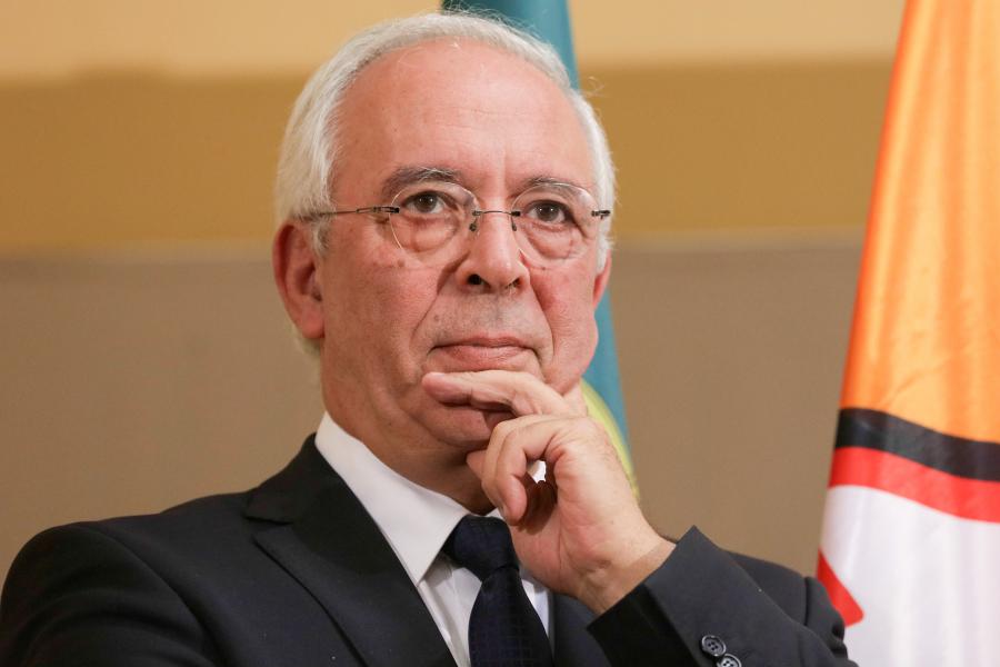 DAVID JUSTINO DEFENDE QUE 15% DOS PROFESSORES "NUNCA DEVIAM TER ENTRADO ...