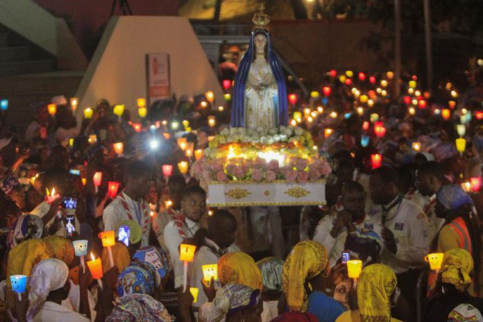 PEREGRINOS PORTUGUESES CELEBRAM "MAMÃ MUXIMA" COM "POVO IRMÃO" DE ...