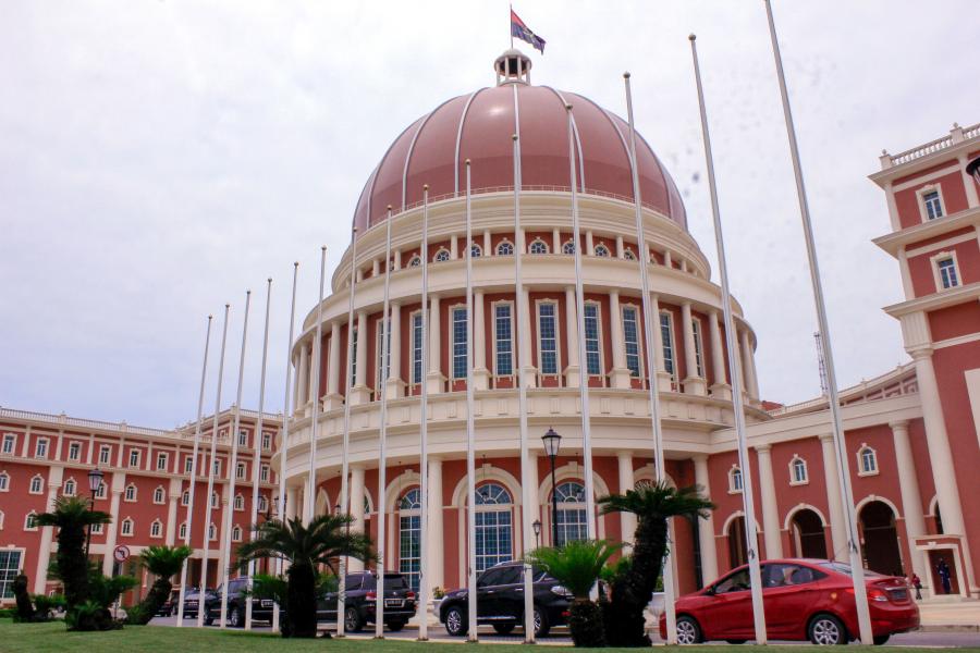 PARLAMENTO ANGOLANO APROVA NA GENERALIDADE OGE 2020 REVISTO COM ...